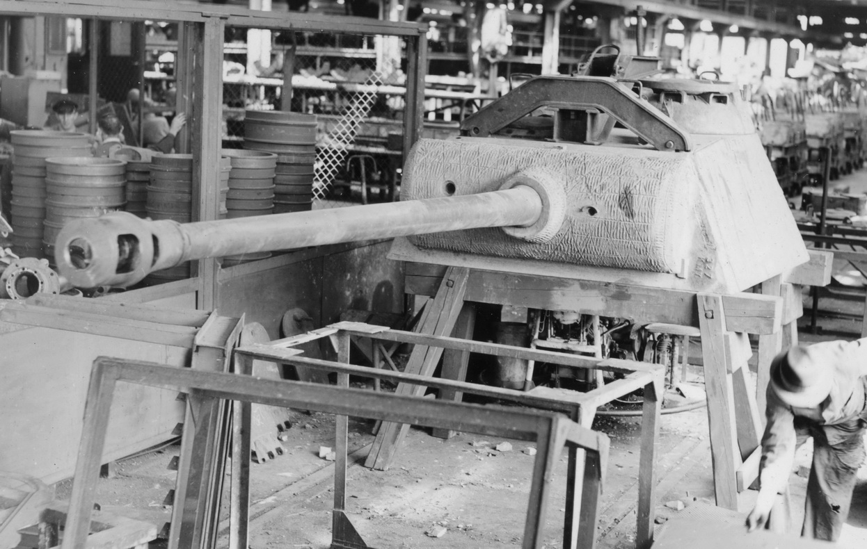 Inside Track - Panther Ausf.G - Internal Turret Labelling